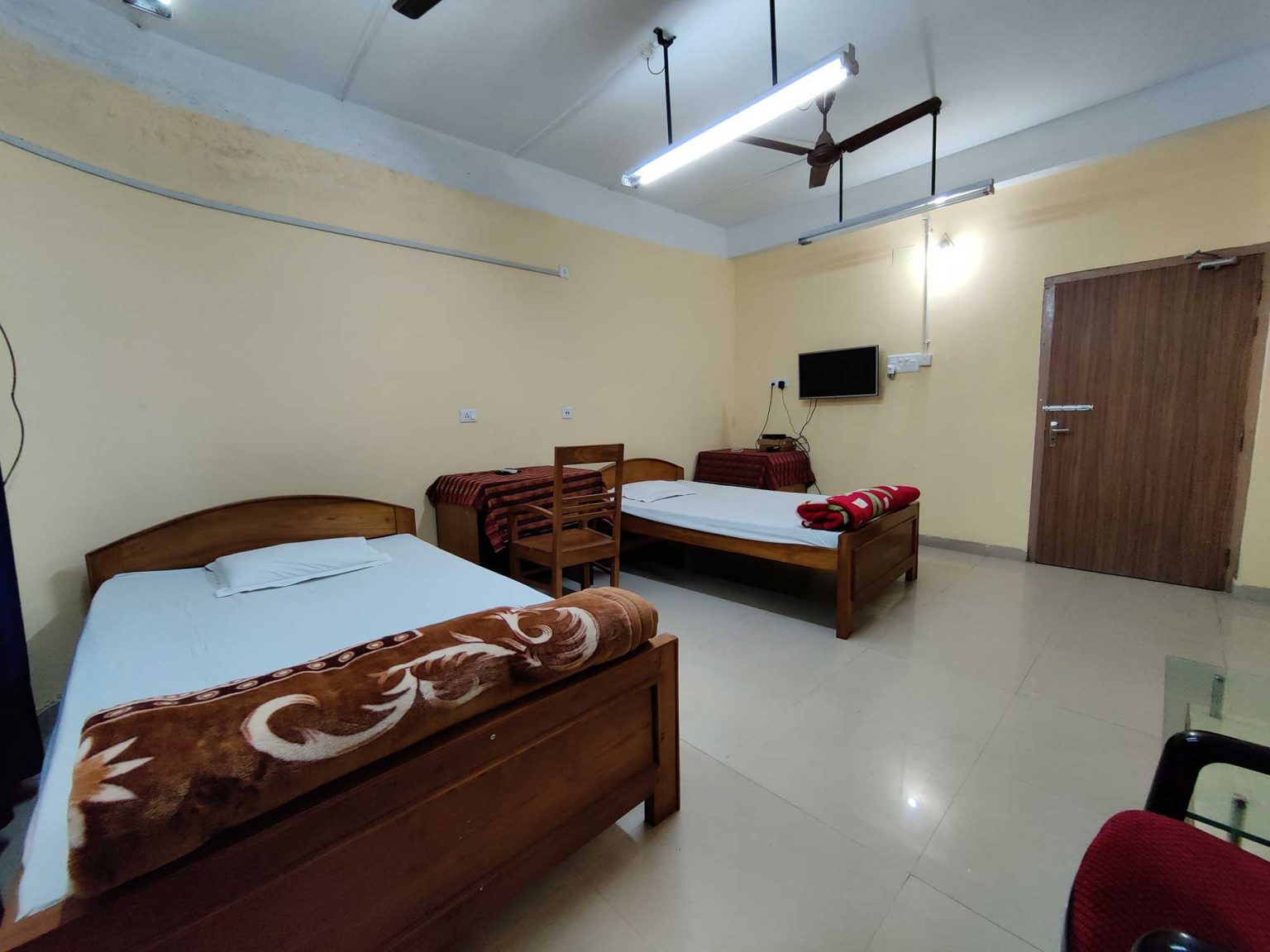 AC Deluxe Double Bed (110) | UBKV Guest House Booking System